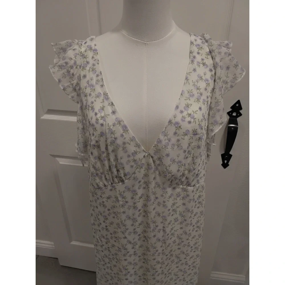 No Boundaries | Dresses | No Boundaries Floral Flutter Sleeve Midi ...